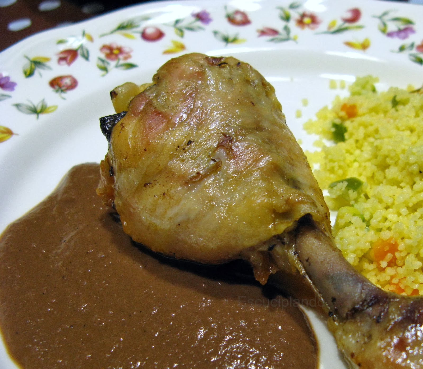 Escuciplando: MUSLITOS DE POLLO ASADO CON SALSA DE CHOCOLATE