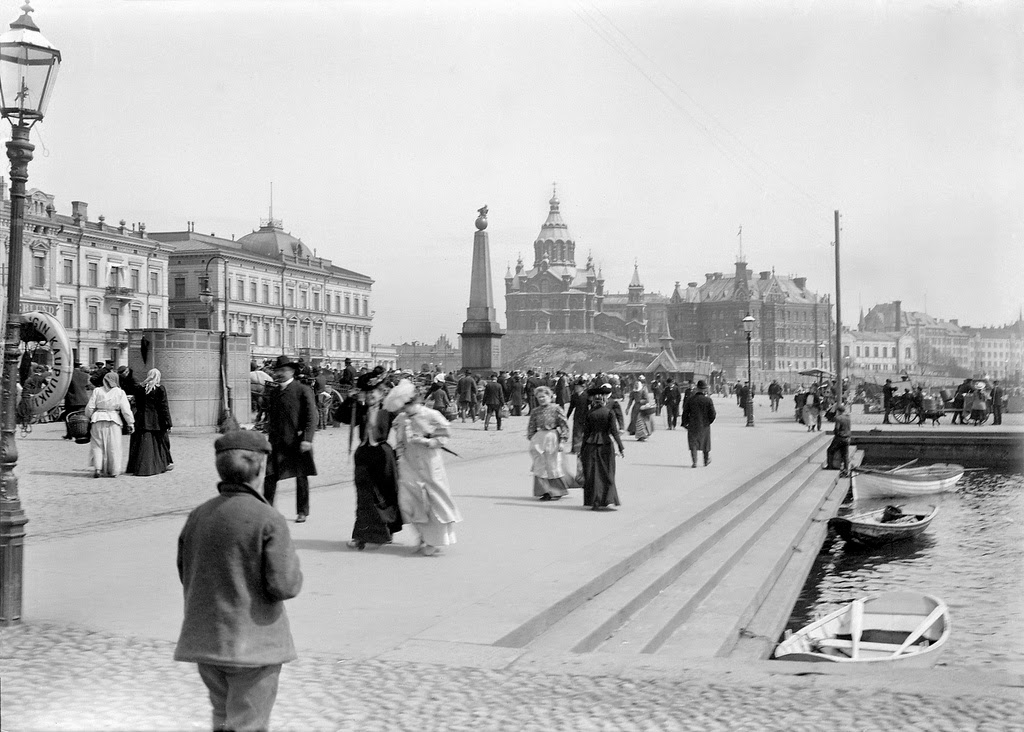 30 Fascinating Vintage Photos Capture Street Scenes of Helsinki ...