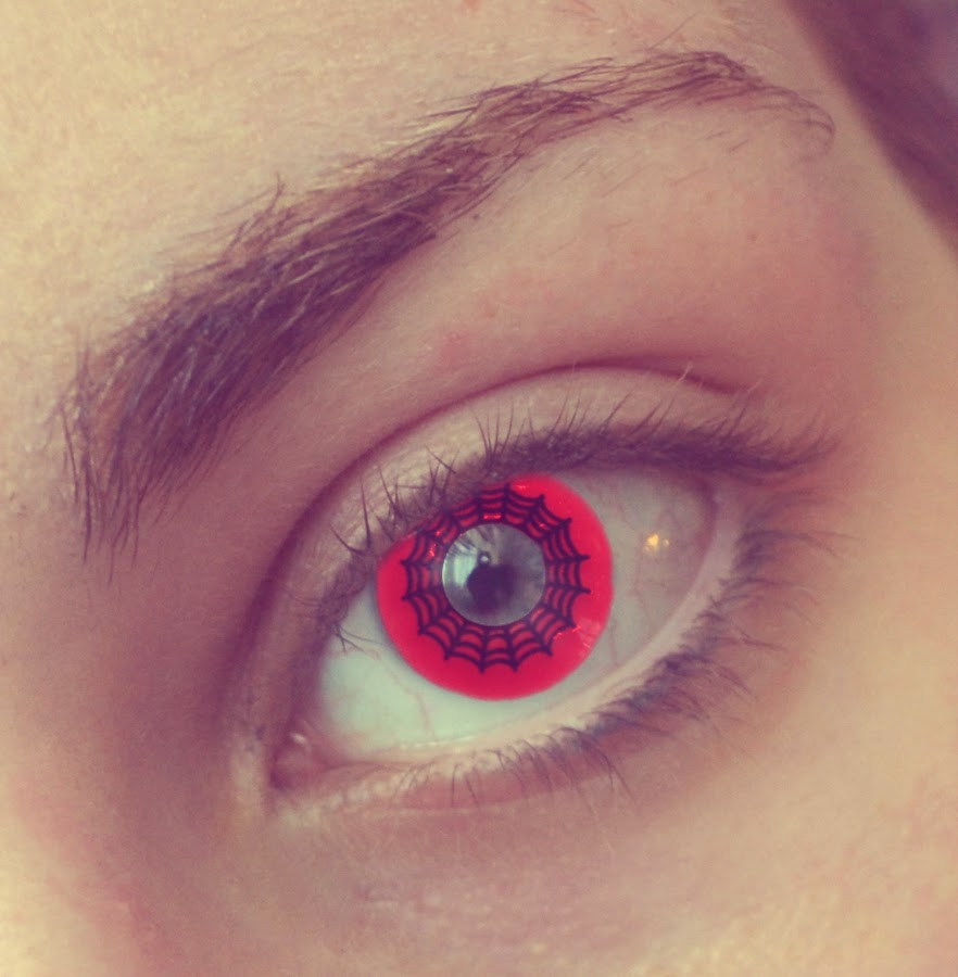 Kerry's Habitat: SUPER EASY Spiderman Cosplay Makeup + Contacts Review!