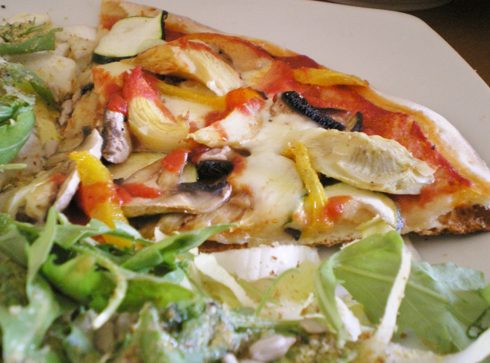 LES METS TISSÉS: Cuisine d'ici et d'ailleurs: PIZZA MAISON AUX 5 LEGUMES