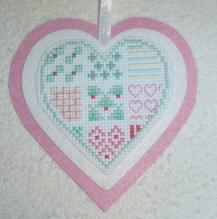 Crafting with dogs: More Decorations and a free chart