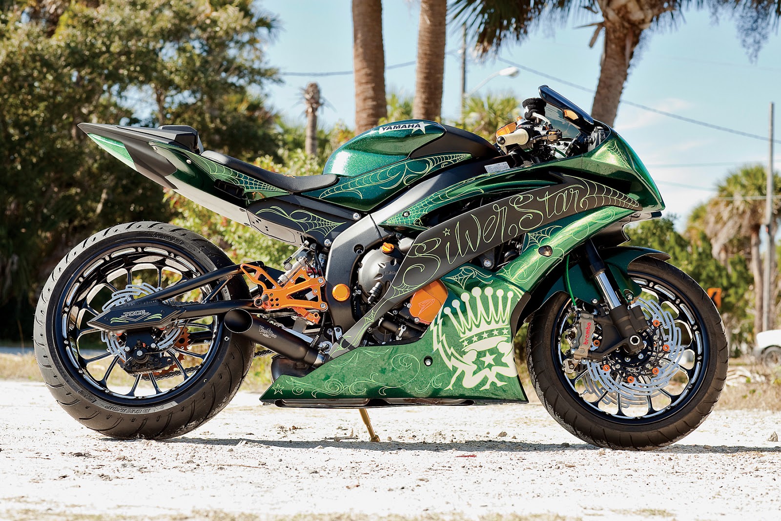 MOTORS SPORTS: Yamaha R1 DESIGN