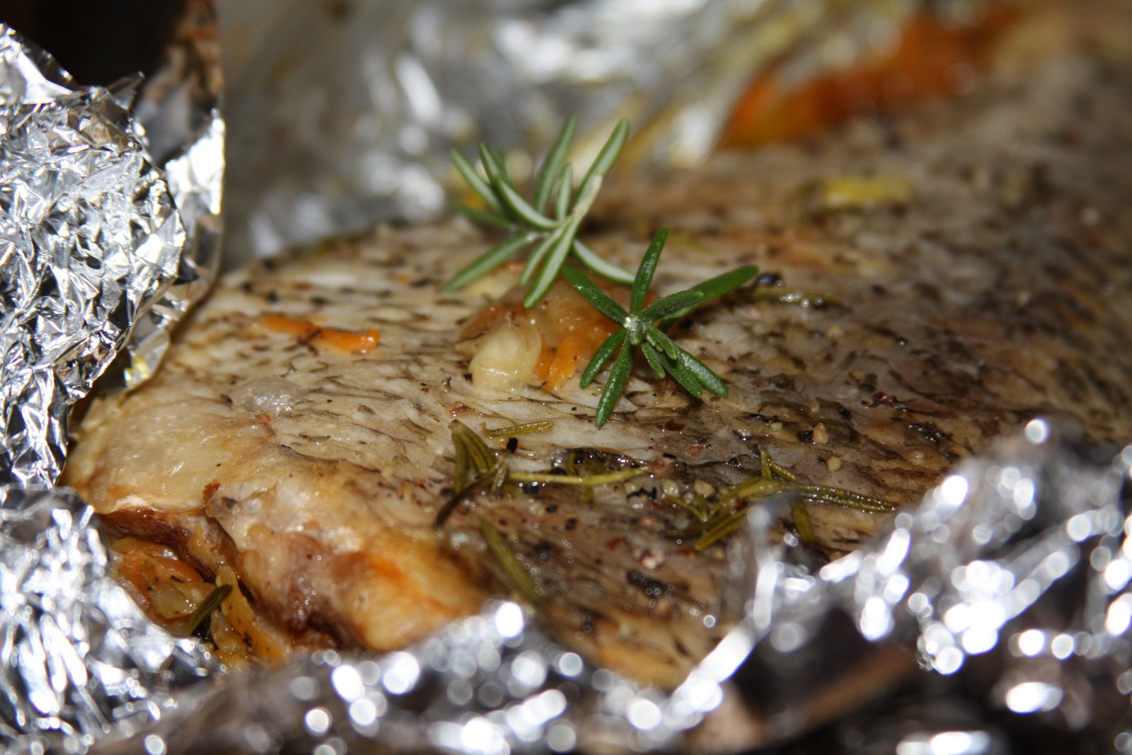 Lašelis medaus: Karšis įdarytas morkomis, porais ir svogūnais