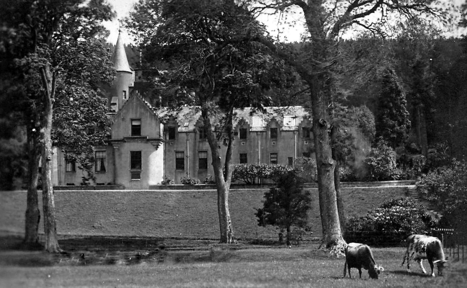 Tour Scotland: Old Photograph Borthwick Hall Scotland