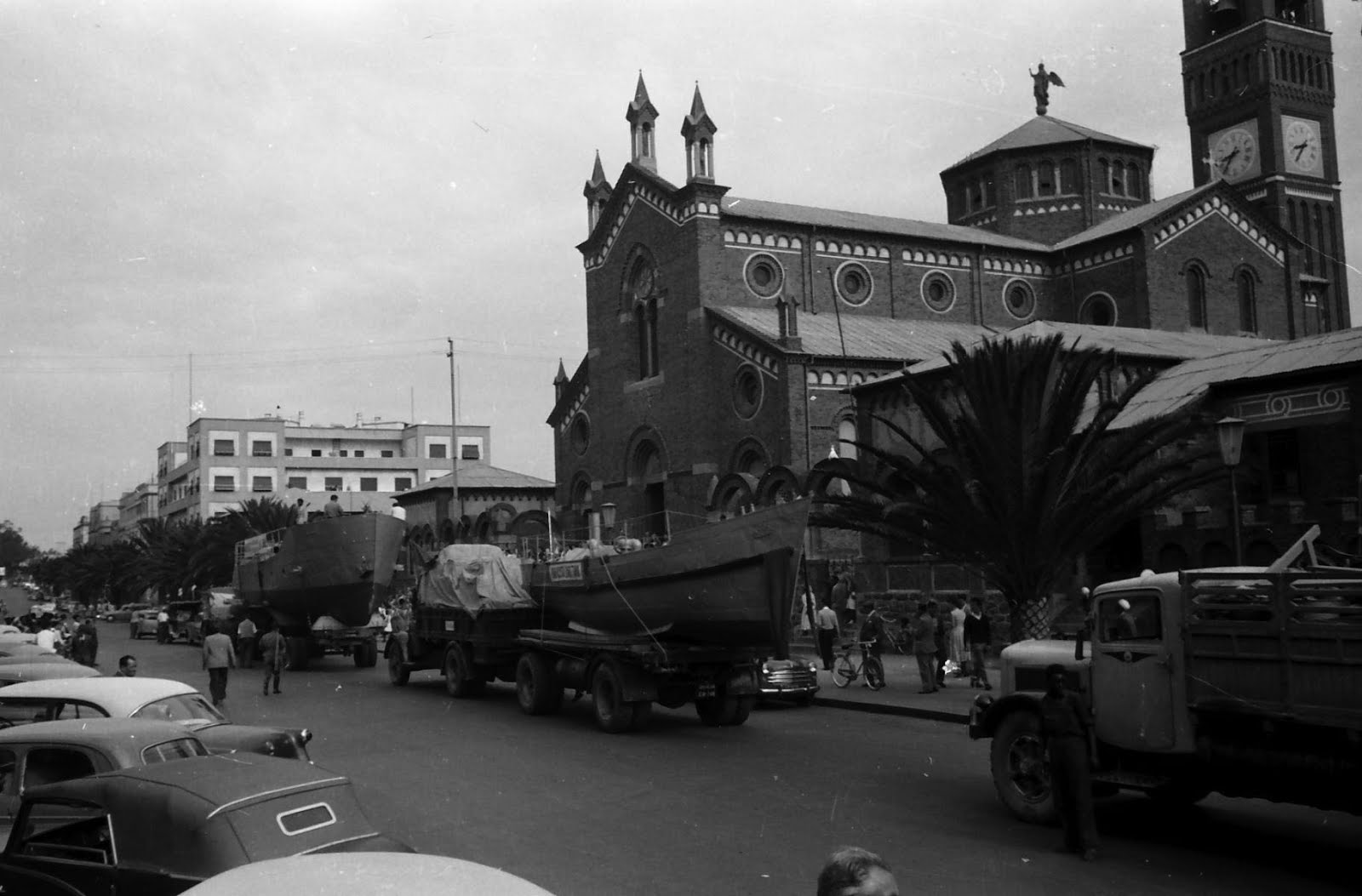 [Pictures] 100 Years on Asmara's Main Street - Madote