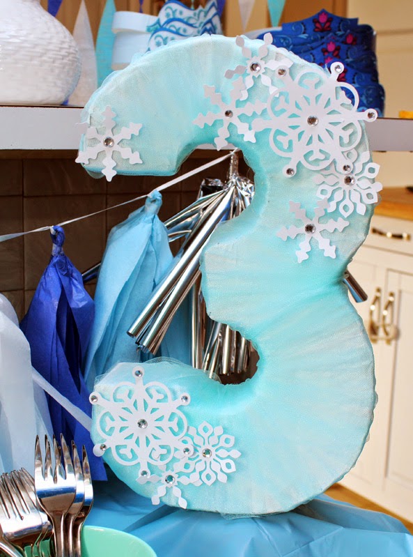 Get Your Craft On: DIY Tulle Snowflake Frozen Party Number
