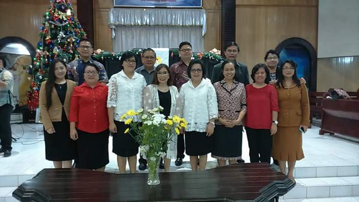 frankydanielmamahit: Pdt. Olga Ling Massie memimpin ibadah KPI GMIM ...