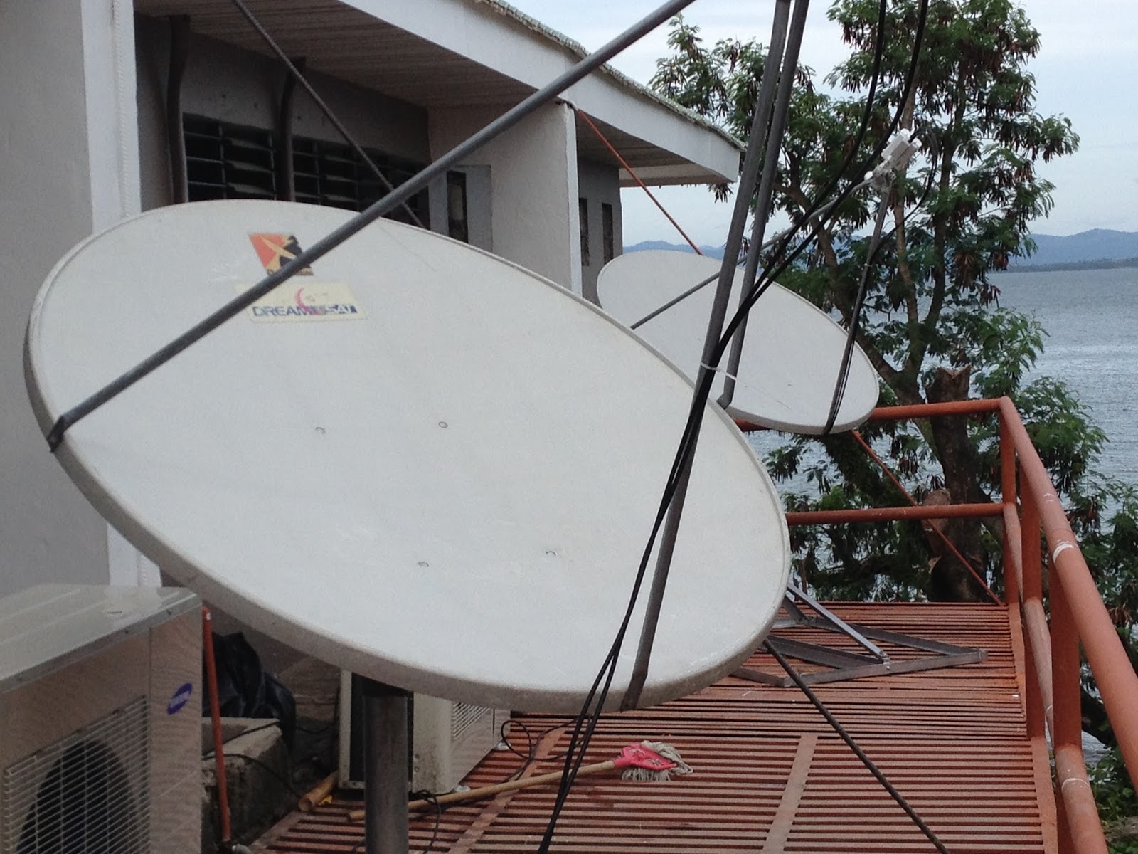 Satellite Service Adviser: Romantis - SCPC Modem