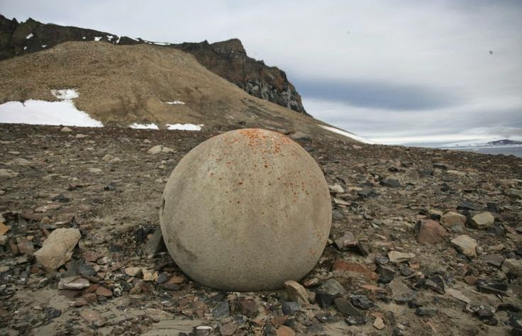 Stonehenge and the Ice Age: Geodes at Champ Island