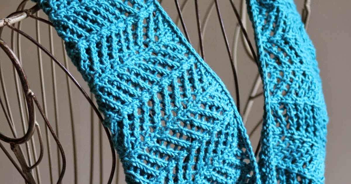 Balls to the Walls Knits: Arrowhead Lace Cowl II