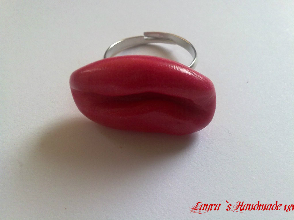 Xmas Holiday Red Fimo Ring | Laura`s Handmade