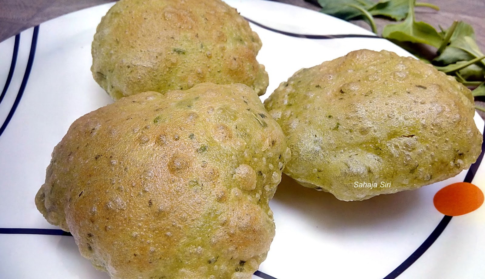 Palak Poori/ Spinach Poori