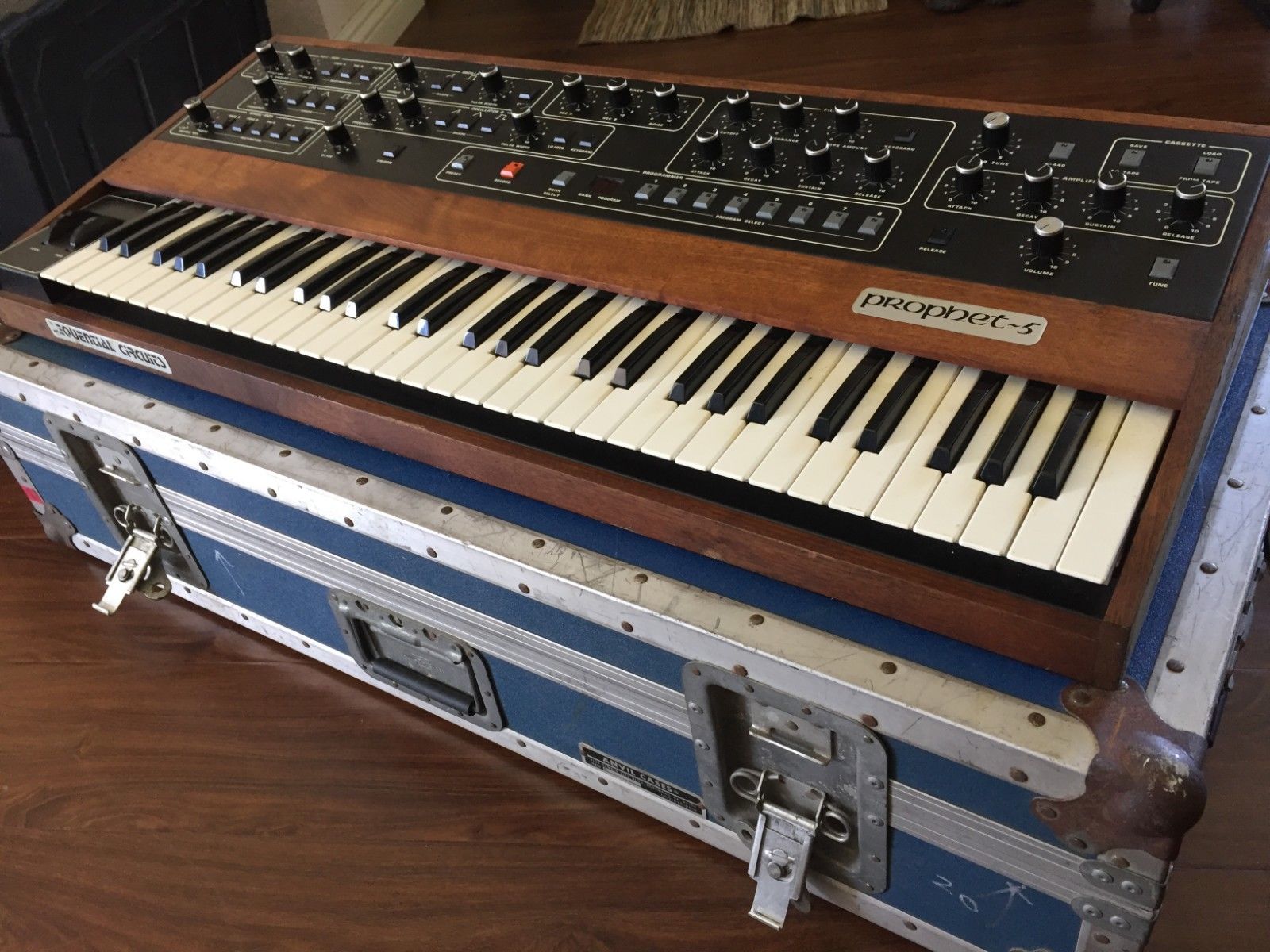 MATRIXSYNTH: Sequential Circuits Prophet 5 Synthesizer w/ Road Case SN 2249