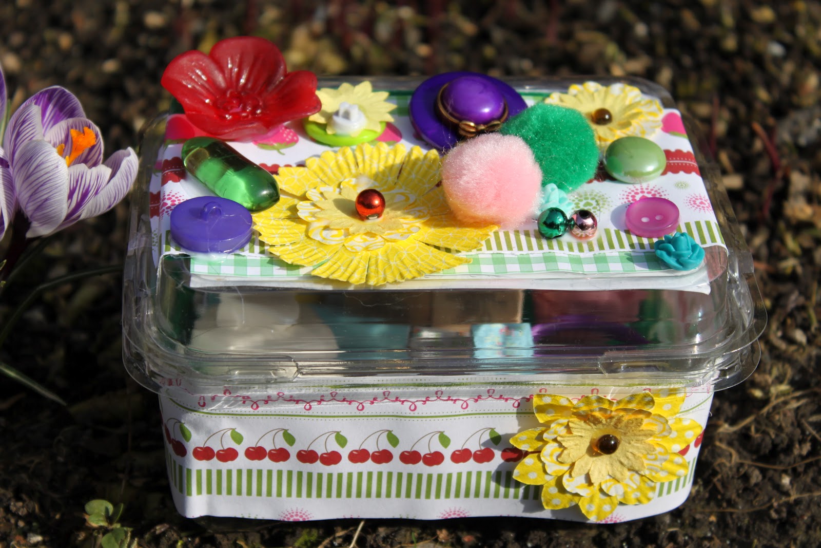 Green Owl Art: Berry Basket Craft, Friendship Box