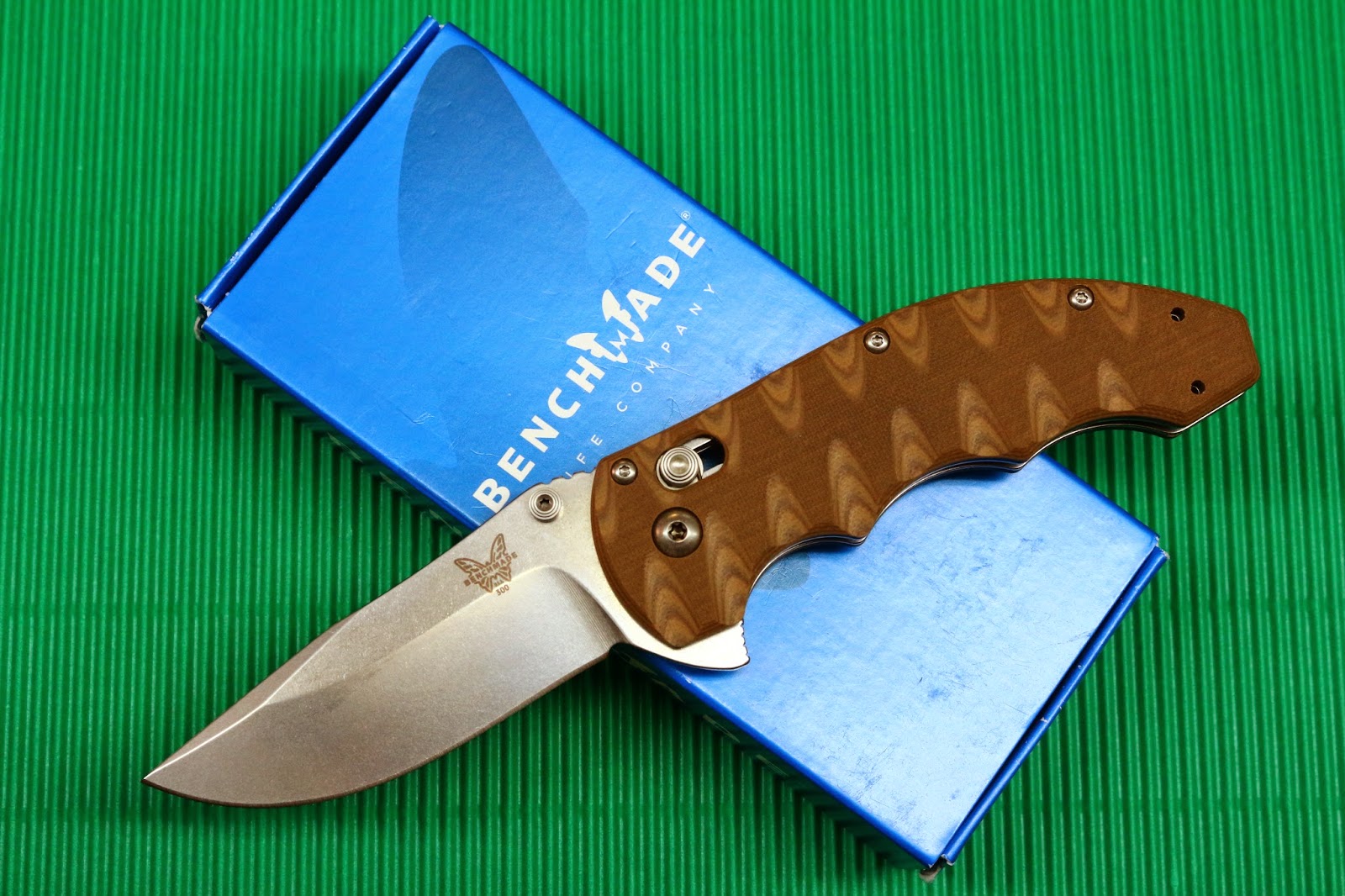 ARMAS BLANCAS 66: - BENCHMADE 300SN