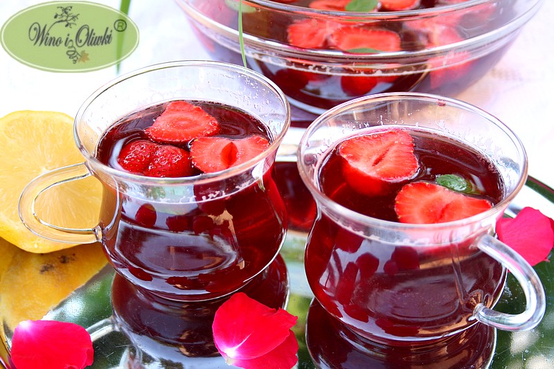 Poncz truskawkowy - Wino i oliwki