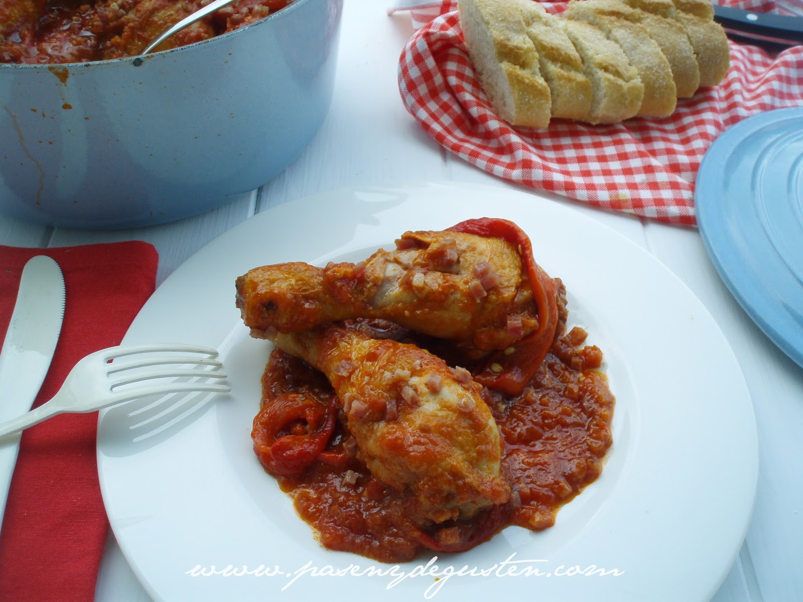 JAMONCITOS DE POLLO CON TOMATE. - PASEN Y DEGUSTEN