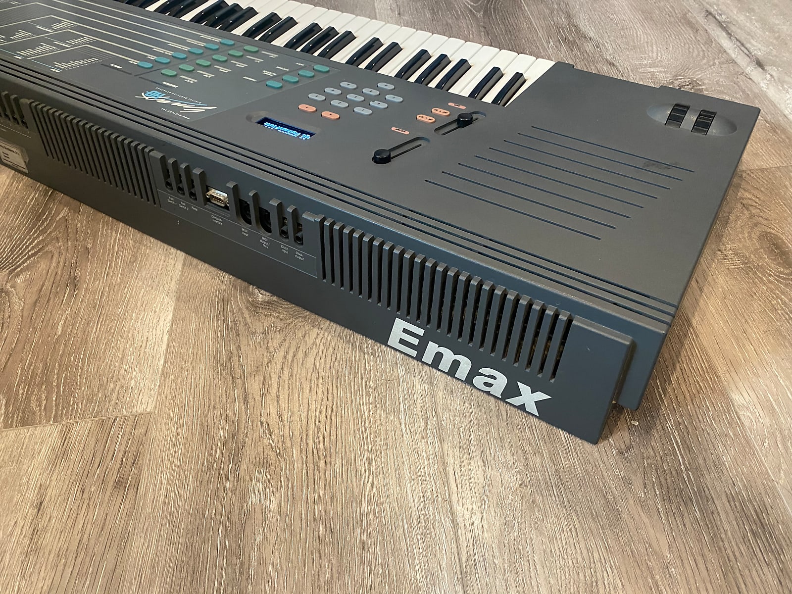MATRIXSYNTH: E-MU Systems Emax I HD SCSI2SD 5.1 OLED Display