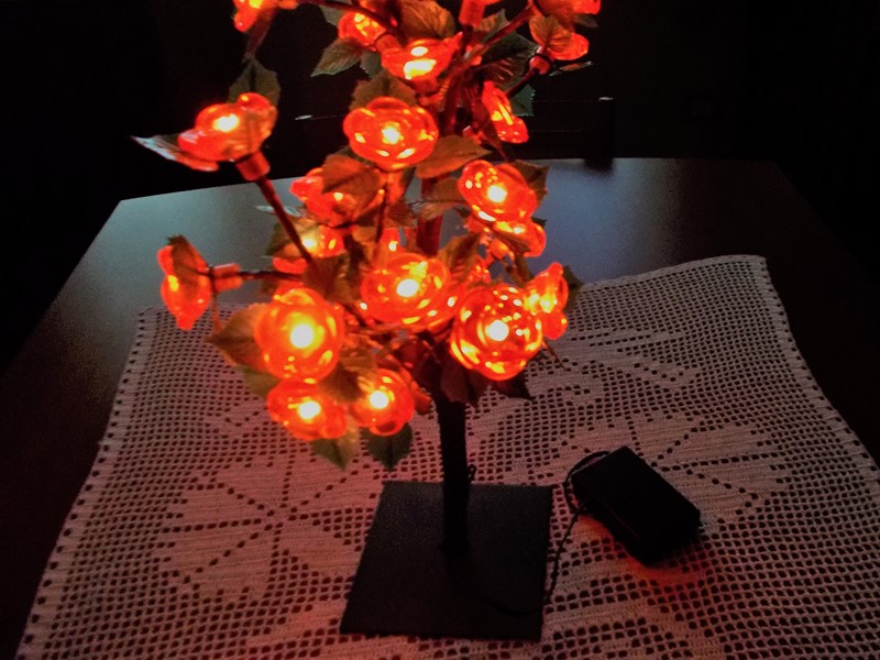 Euro Contest: Lampada da Tavolo Alberello Finether con Luci Led Design ...