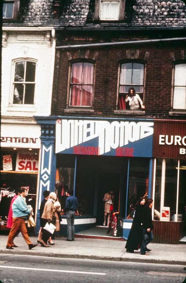 40 Wonderful Photos of Yonge Street, Toronto in the 1970s ~ Vintage ...