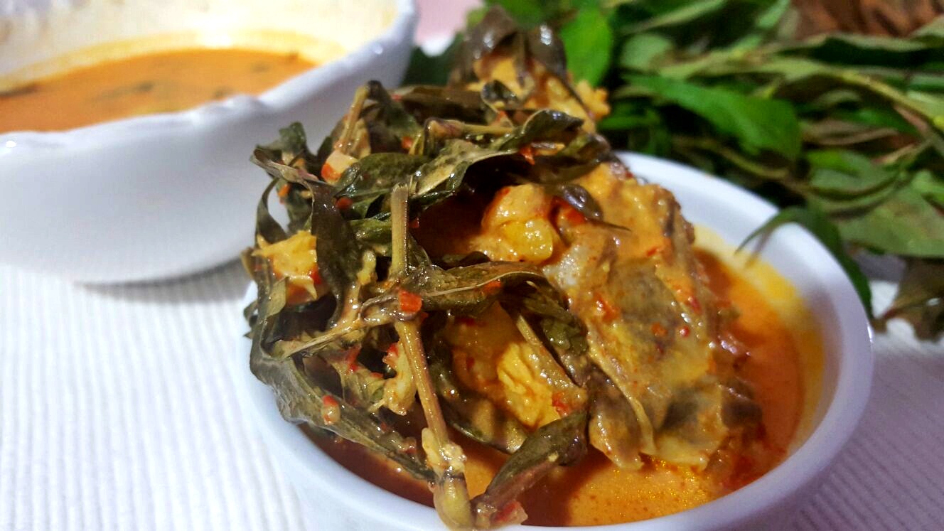 SurayaMSyed: Ayam Masak Lemak Daun Kesom