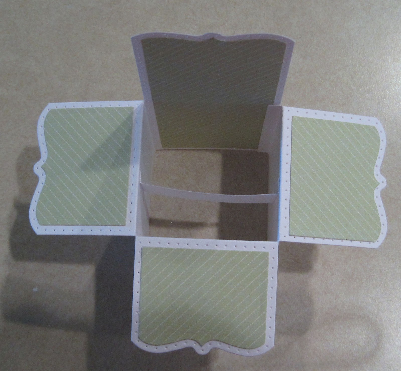 Twinshappy: Card in a box tutorial