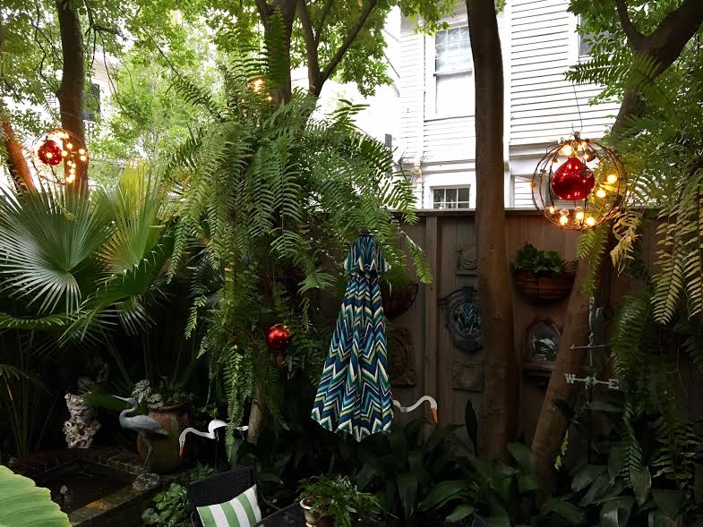 The Uptown Acorn: Heaux. Heaux. Heaux. {In the Courtyard}