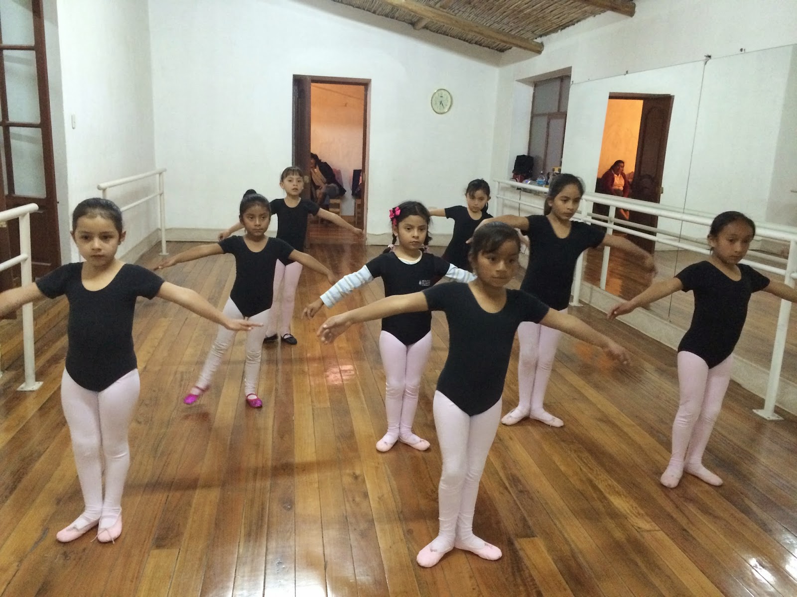 Asociación de Artistas Aficionados de Cajamarca: Escuela de Ballet Clásico