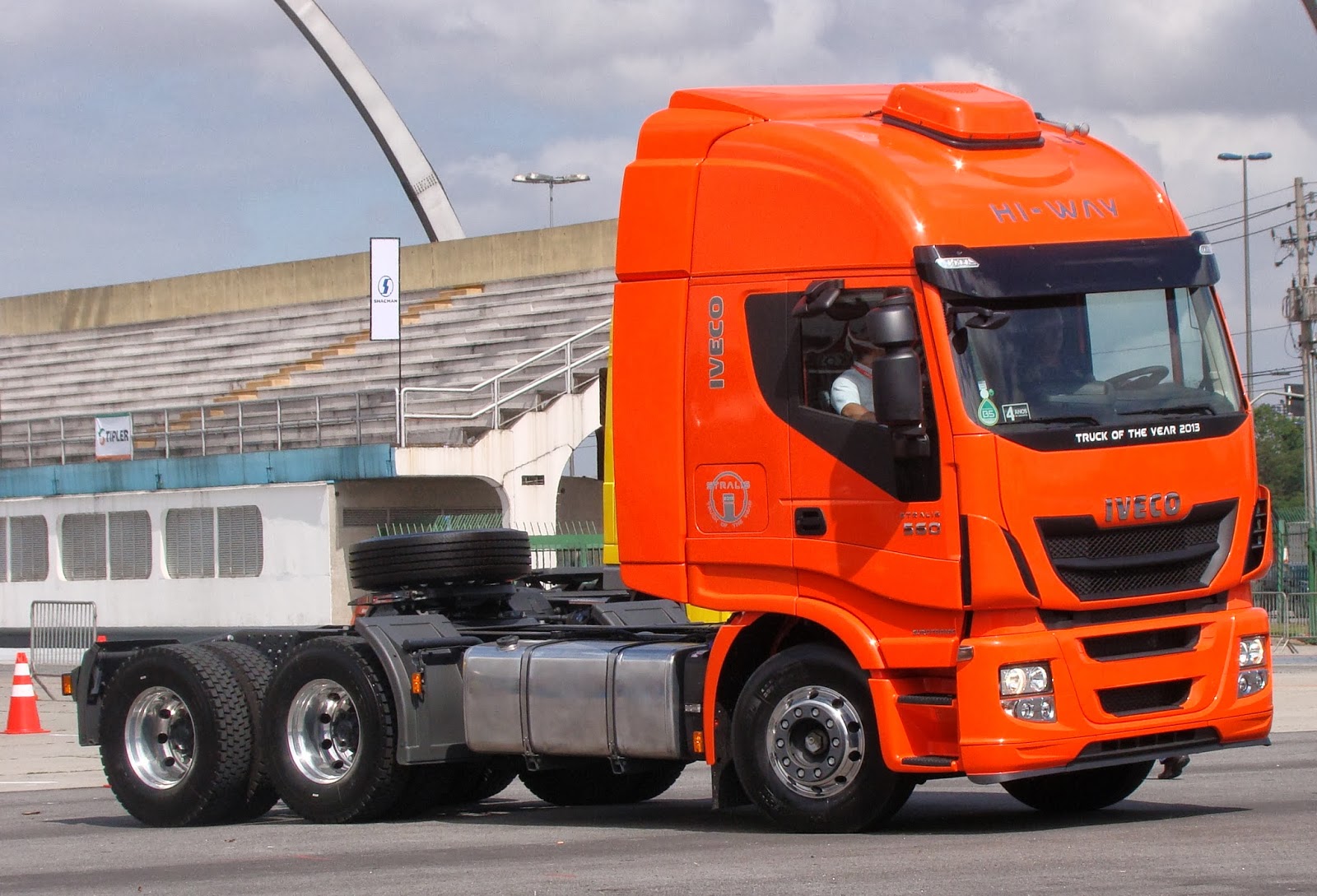 Mundo dos Pesados: Fenatran Experience 2013 - Ford Cargo 2842 - Iveco ...