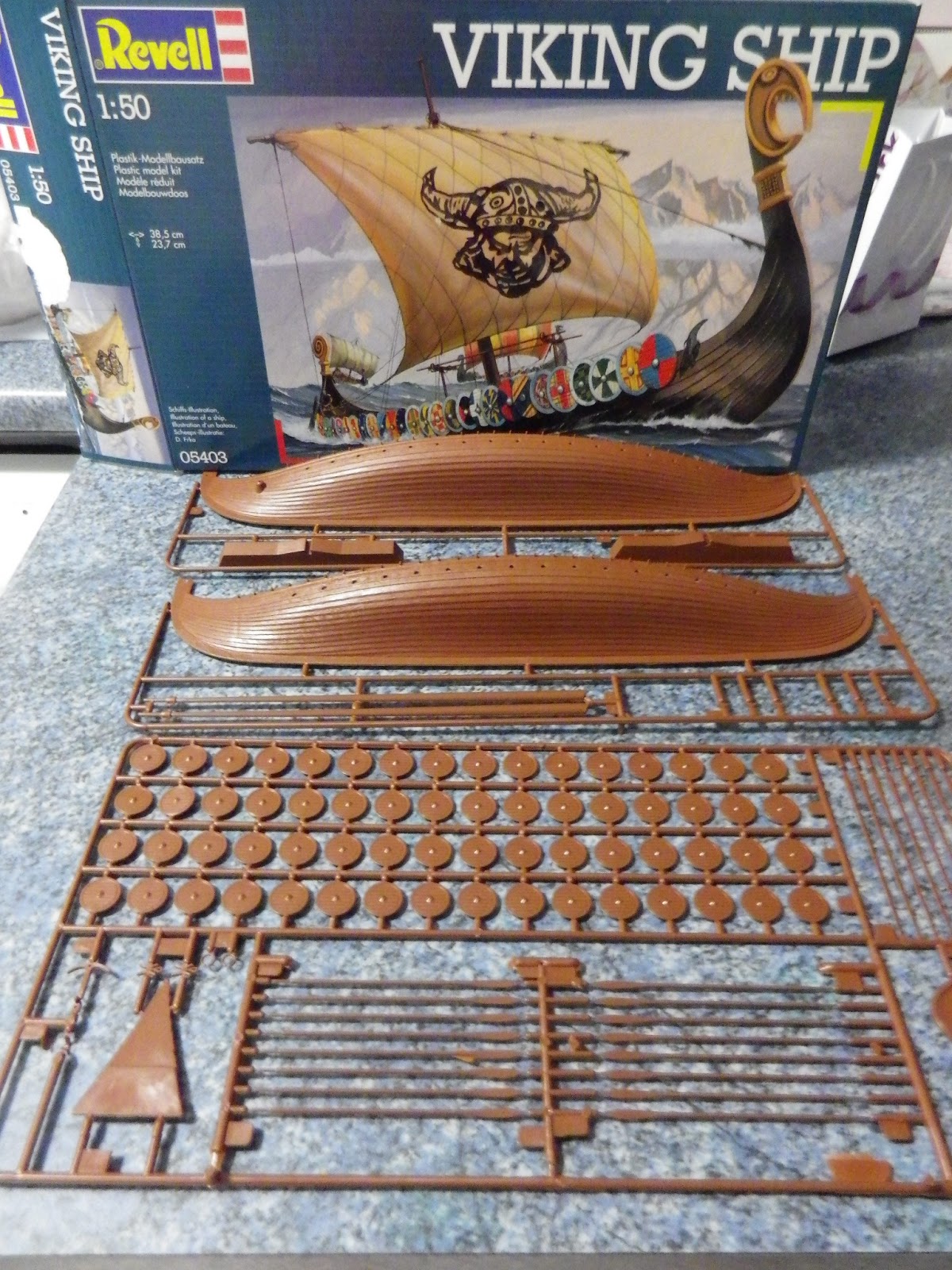 Delta Vector: Revell 1:50 Viking Longship