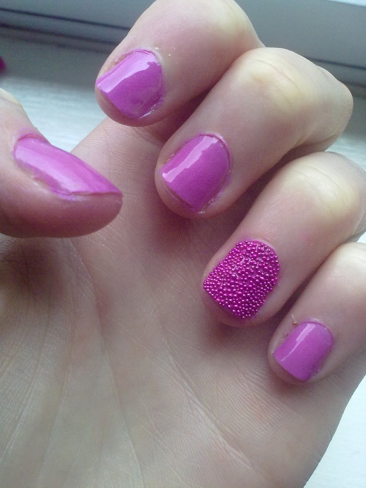 Daisy Meadow: How to: Caviar Manicure