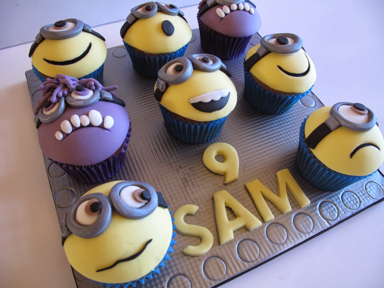 Candy Cupcake: Despicable Me Minion Cupcakes