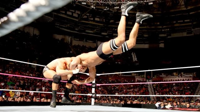 WWE In live!!!!: 6-MAN TAG TEAM MATCH