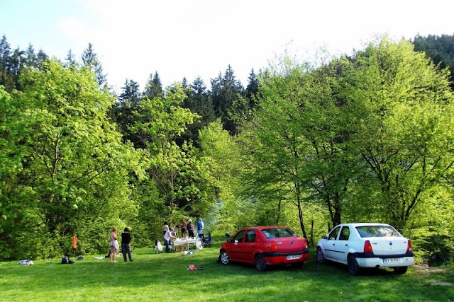 Blog de Calatorii si Drumetii Montane.: Drumetie pe dealurile de langa ...