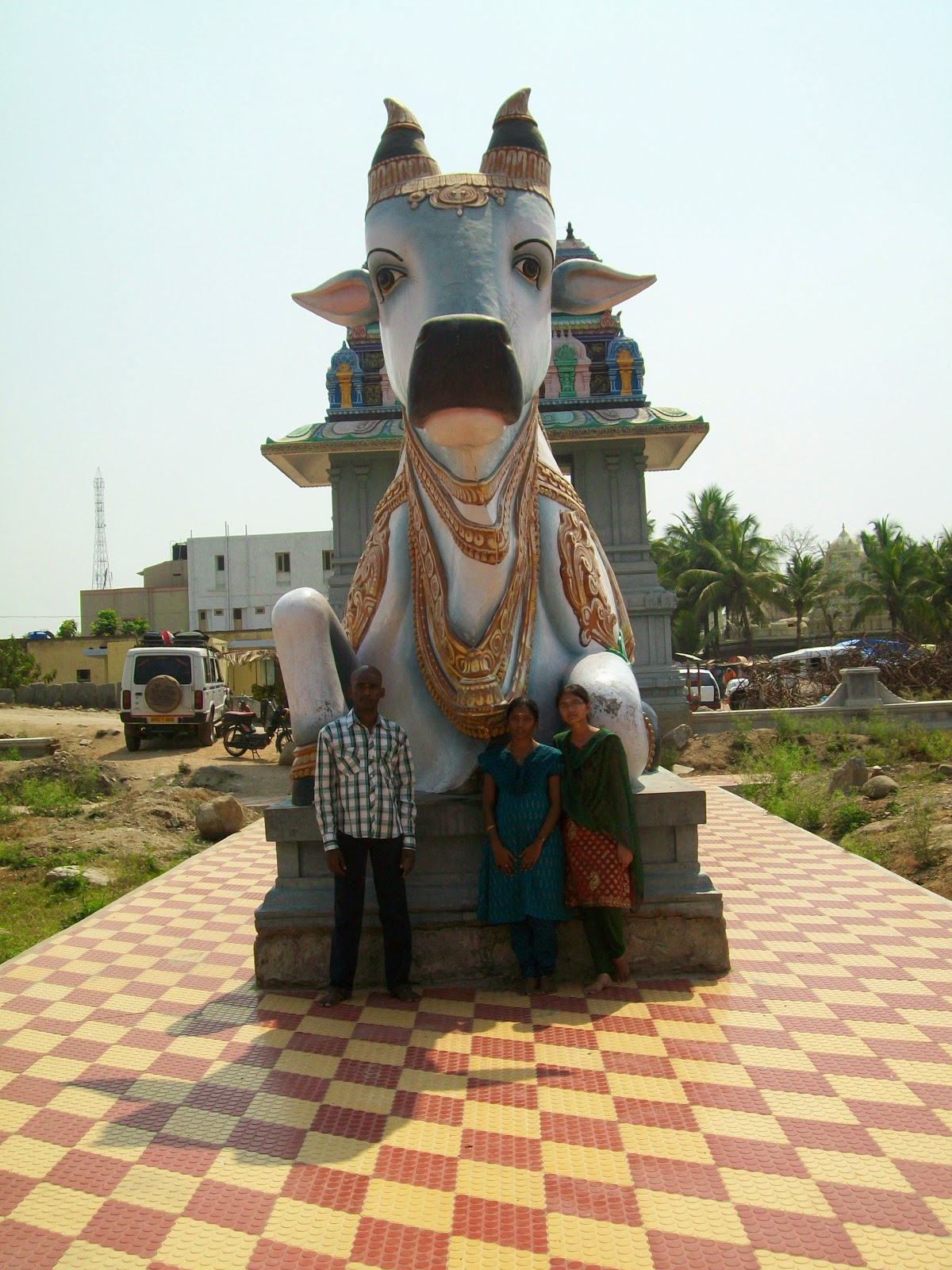 DEVOTIONAL STATUES AT TIRUMALA &KANIPAKAM.........MANAVU&FAMILY