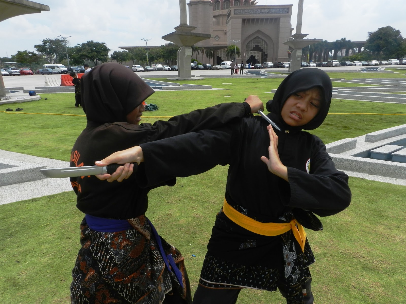 Kelas Silat Bangi: TIPS SILAT: JENIS TUDUNG UNTUK LATIHAN SILAT