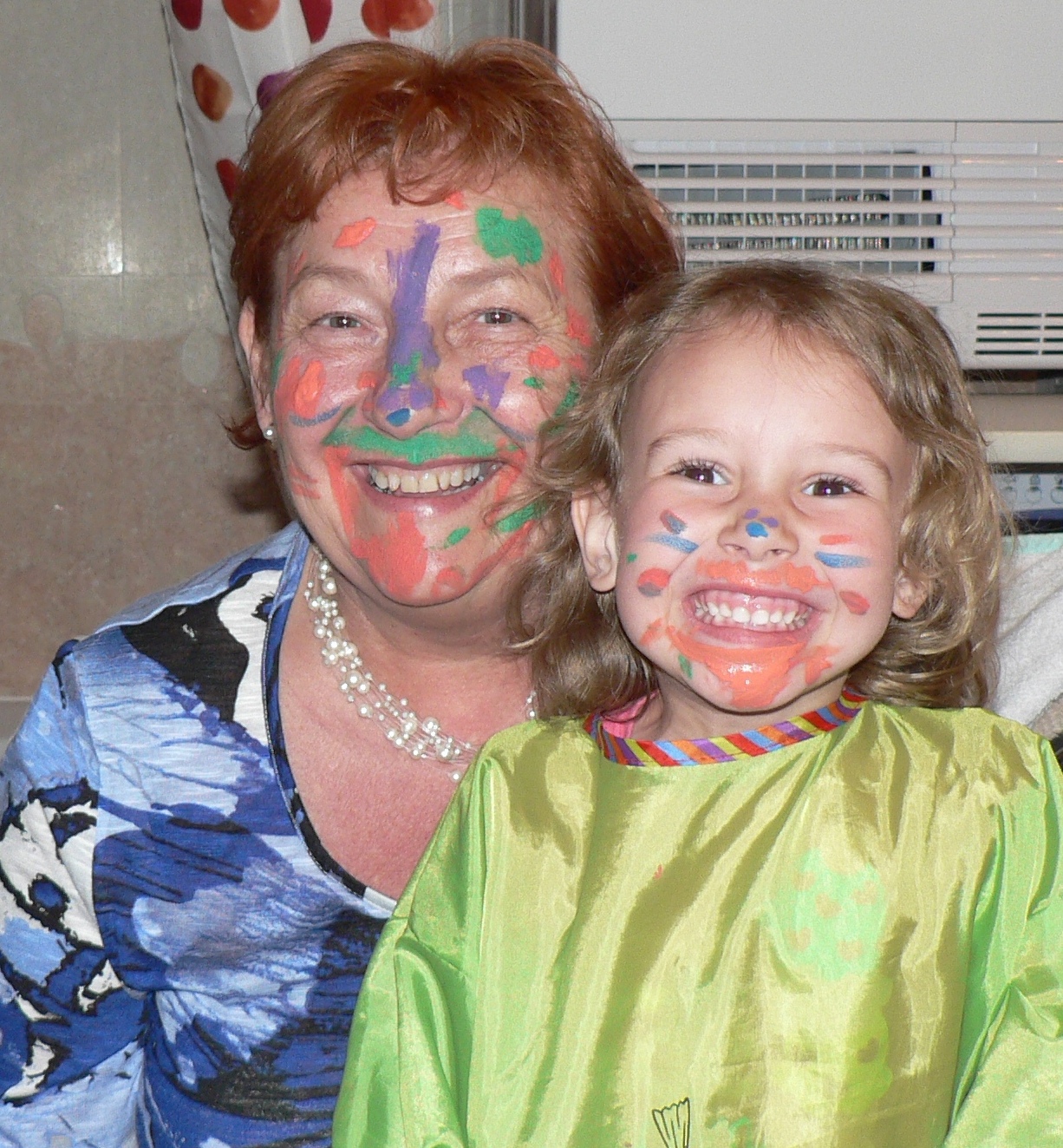 Mama Pea Pod: {Painting Easter Eggs}