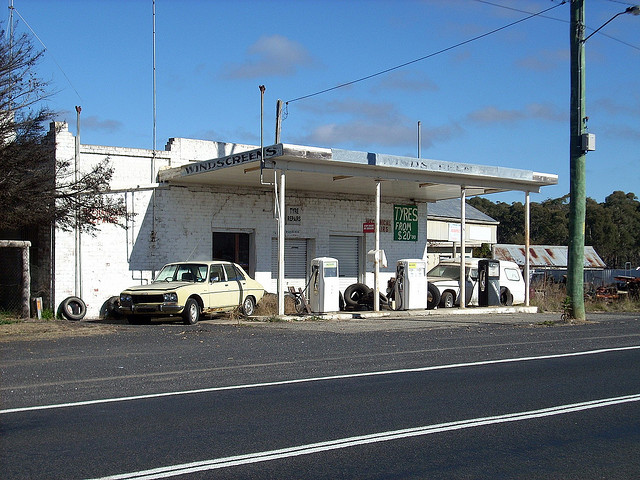 My 1928 Chevrolet: Old Aussie Gas Stations (We call them Service ...