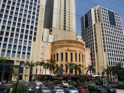 Borneotip: Amcorp Mall Flea Market