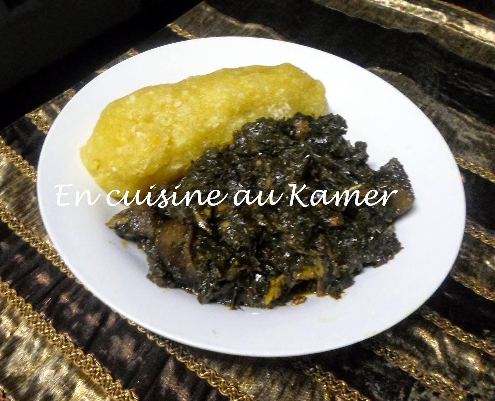 Eru avec son fufu de tapioca