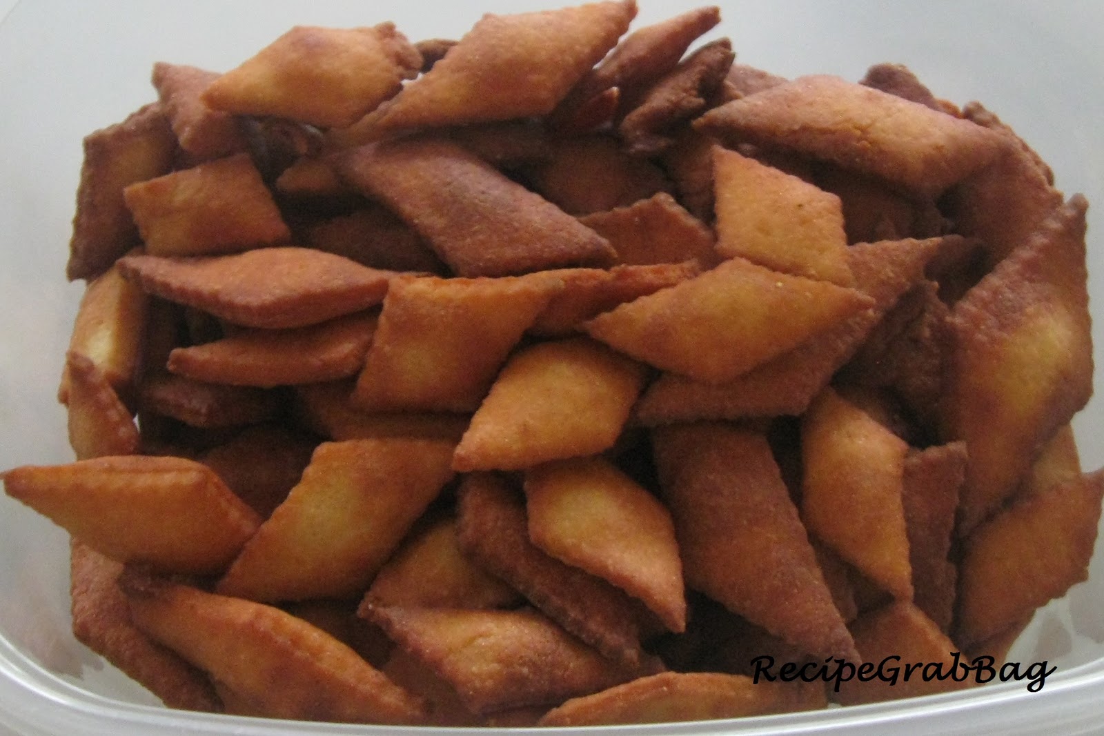 RecipeGrabBag: Sweet Shankarpali/Shankarpale (Sweet Diamond Cuts)