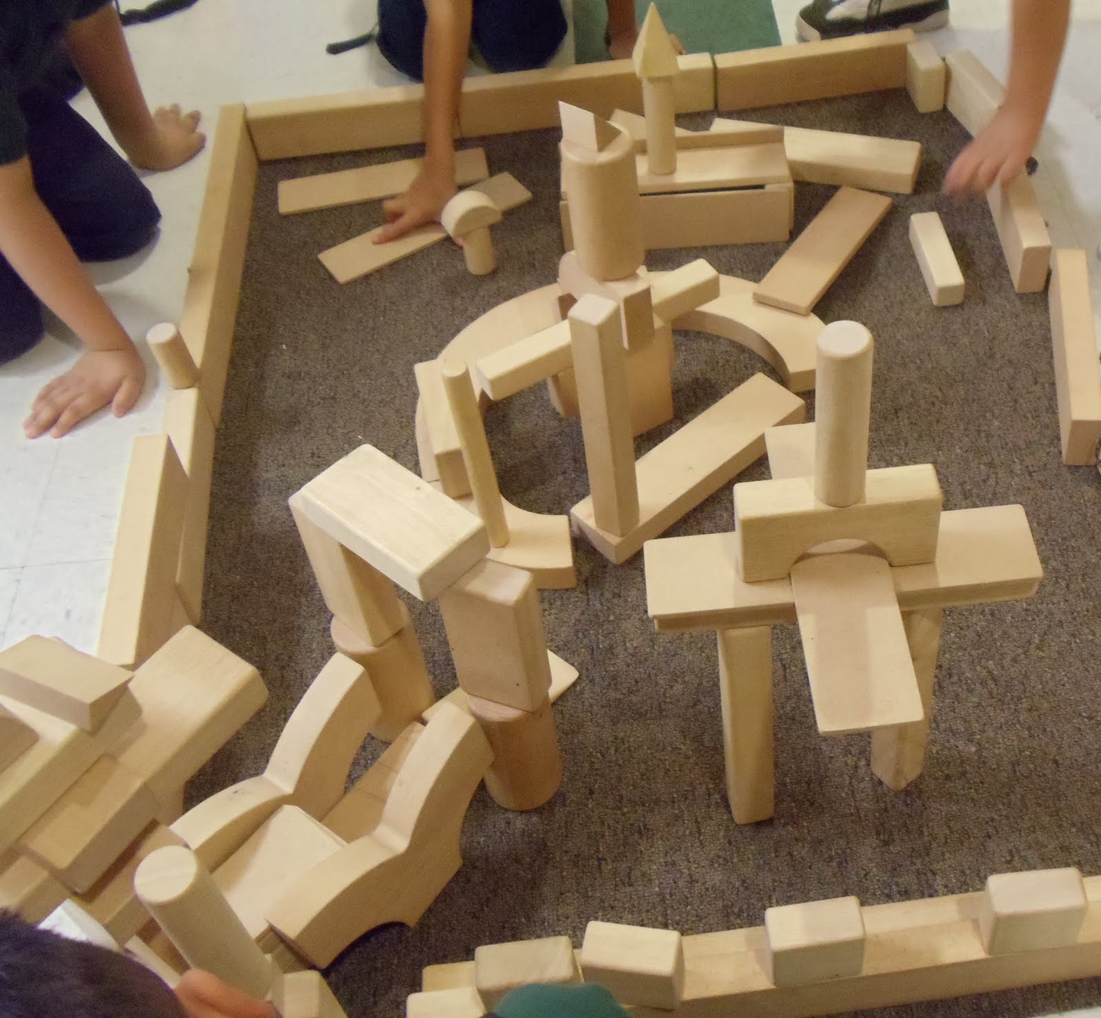 Hands, Head 'n Heart in the Artroom: 3D Building Blocks