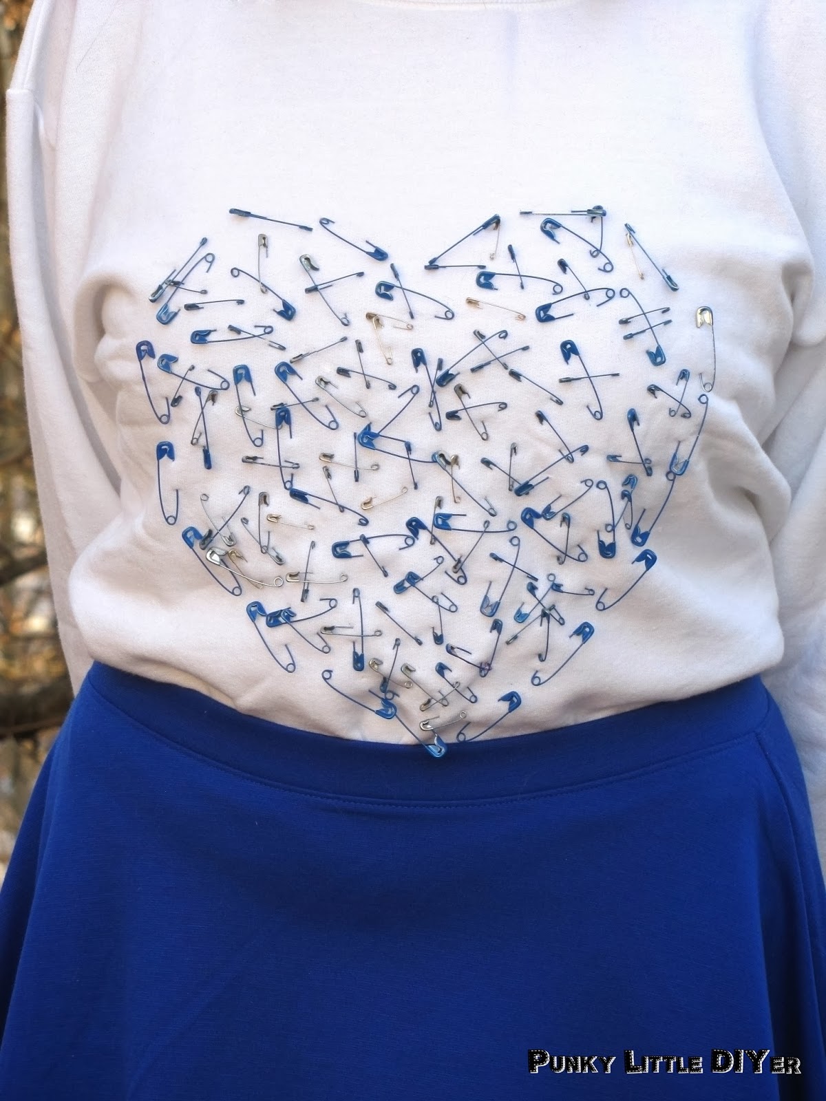 Punky Little DIYer: DIY Safety Pin Sweatshirt