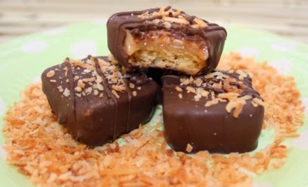 Truffle Pops and More!!!: Watch out Girl Scouts! Samoa Bites!!