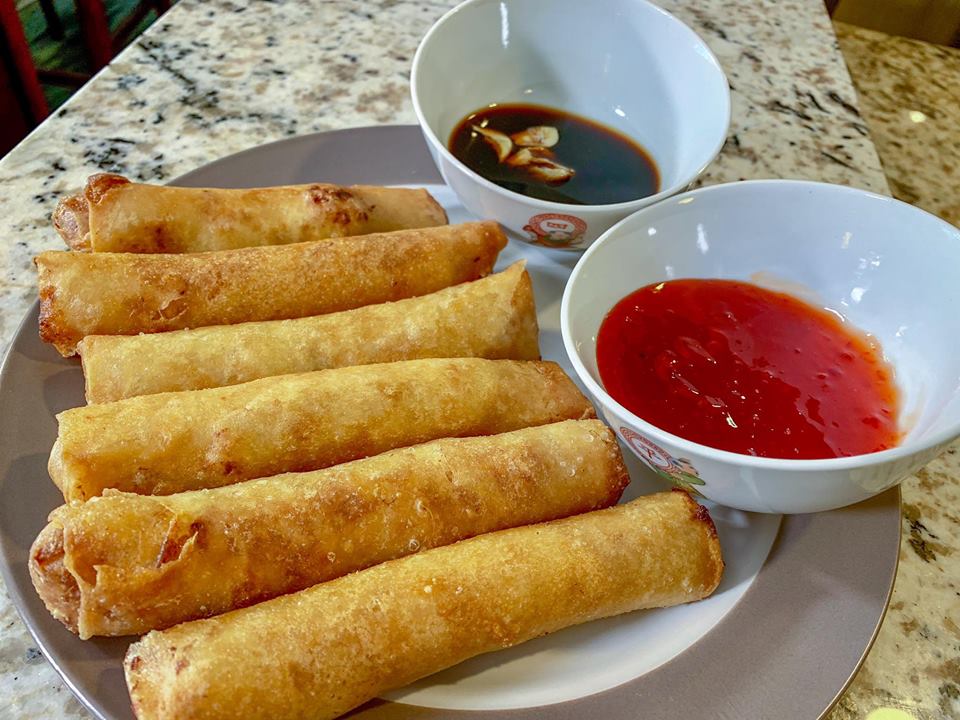 Lumpia: Filipino eggrolls