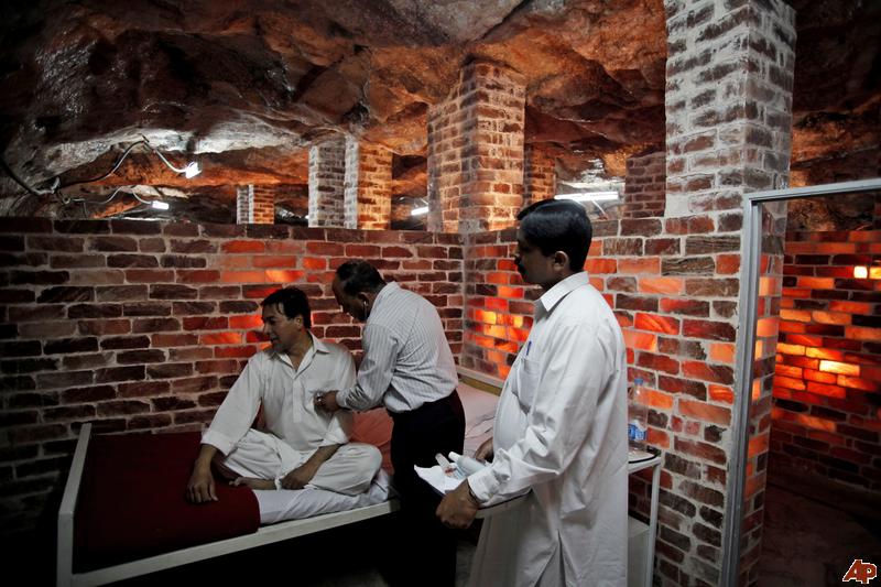 Khewra salt mine Asthma Clinic which offers Salt Therapies