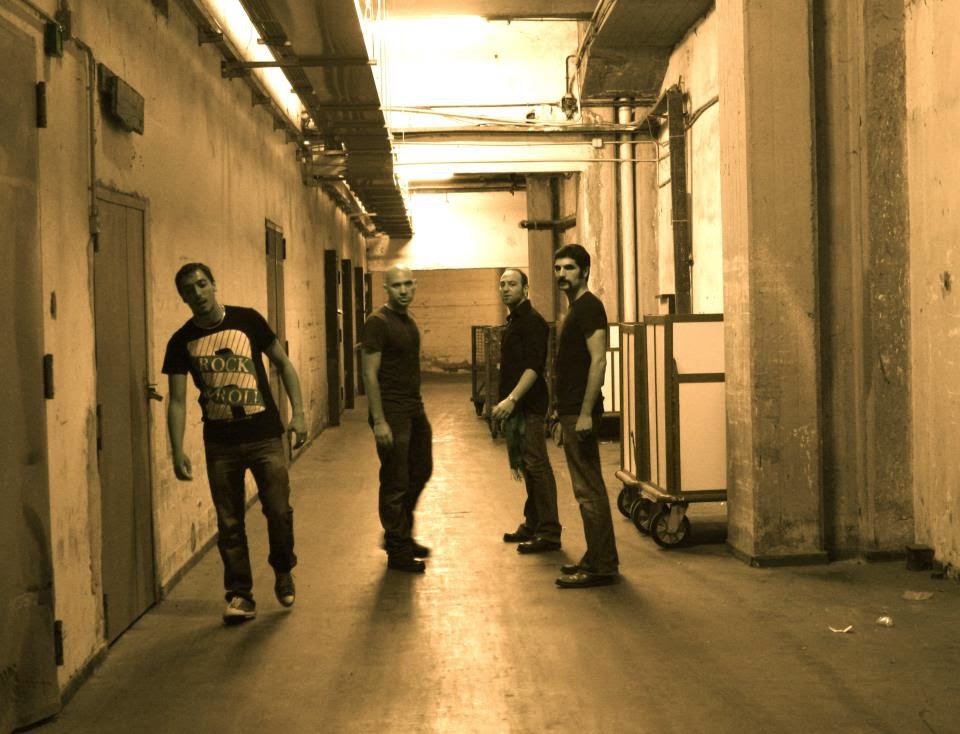 V-DEVICE: FIRMANO CON THIS IS CORE MUSIC ~ Sadik Underground Review