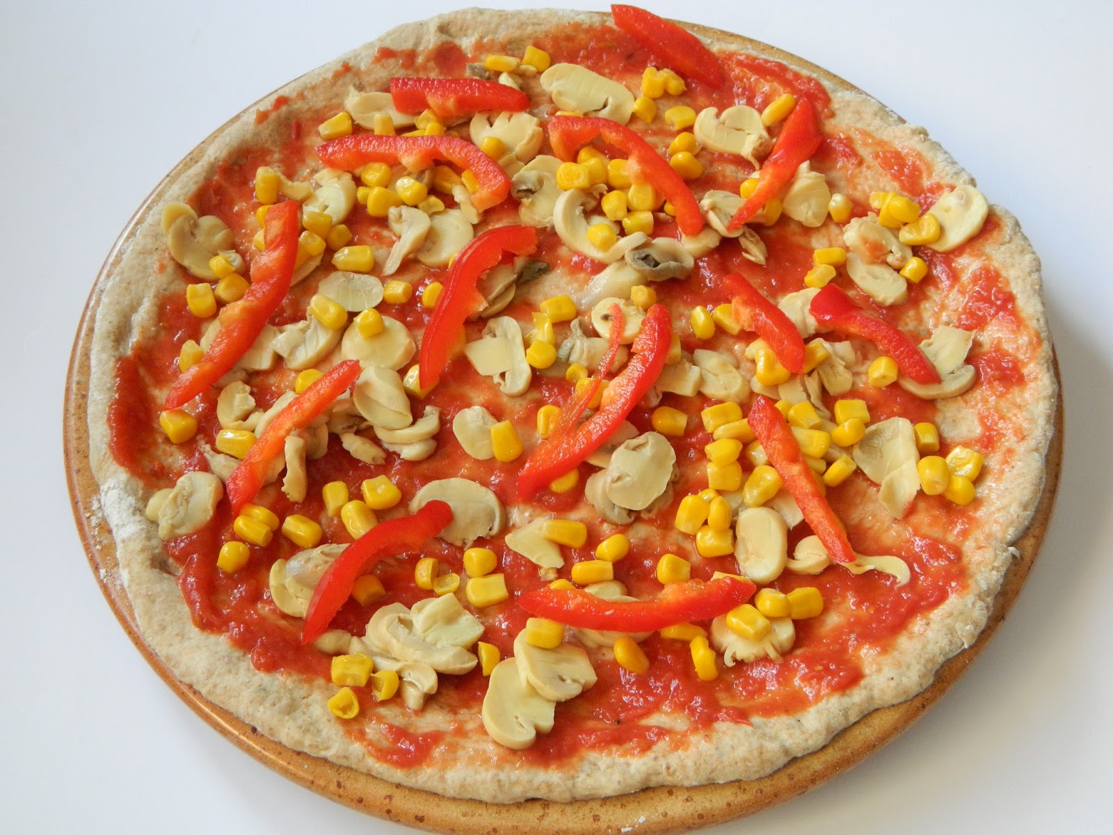 Weekend Passion: Pizza cu blat din faina integrala si legume