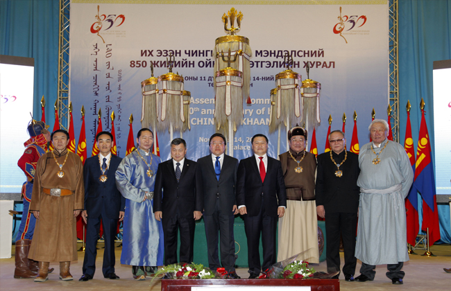 MONGOL EYES: IH EZEN CHINGIS HAAN - 850