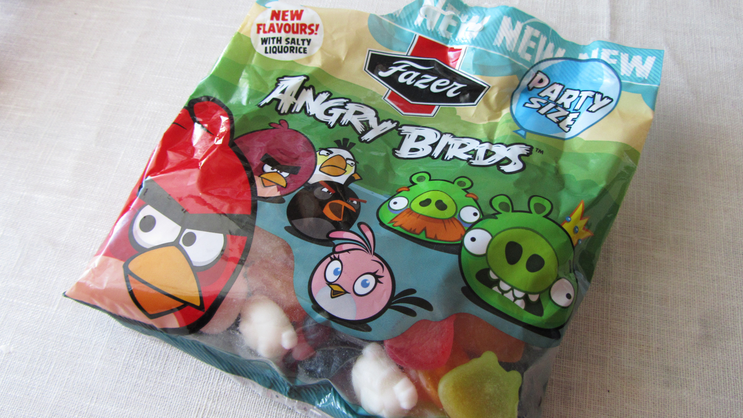 Karkkiblogi: Fazer Angry Birds Party Sized